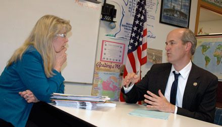 Rep. Larsen visits Arlington businesses | Arlington Times