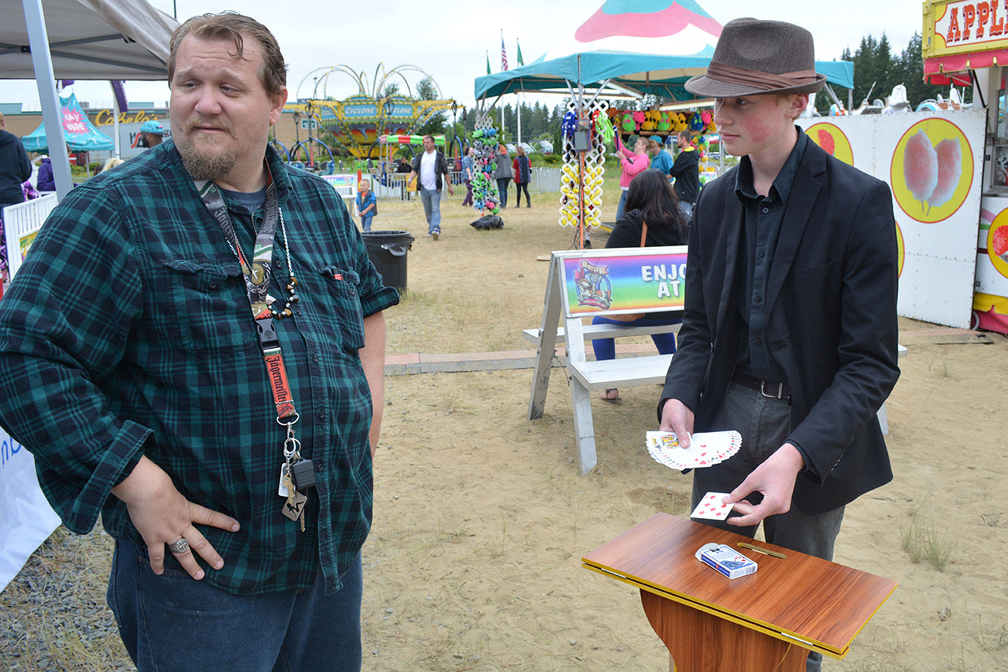 Local teen shows slick hands with card tricks | Arlington Times