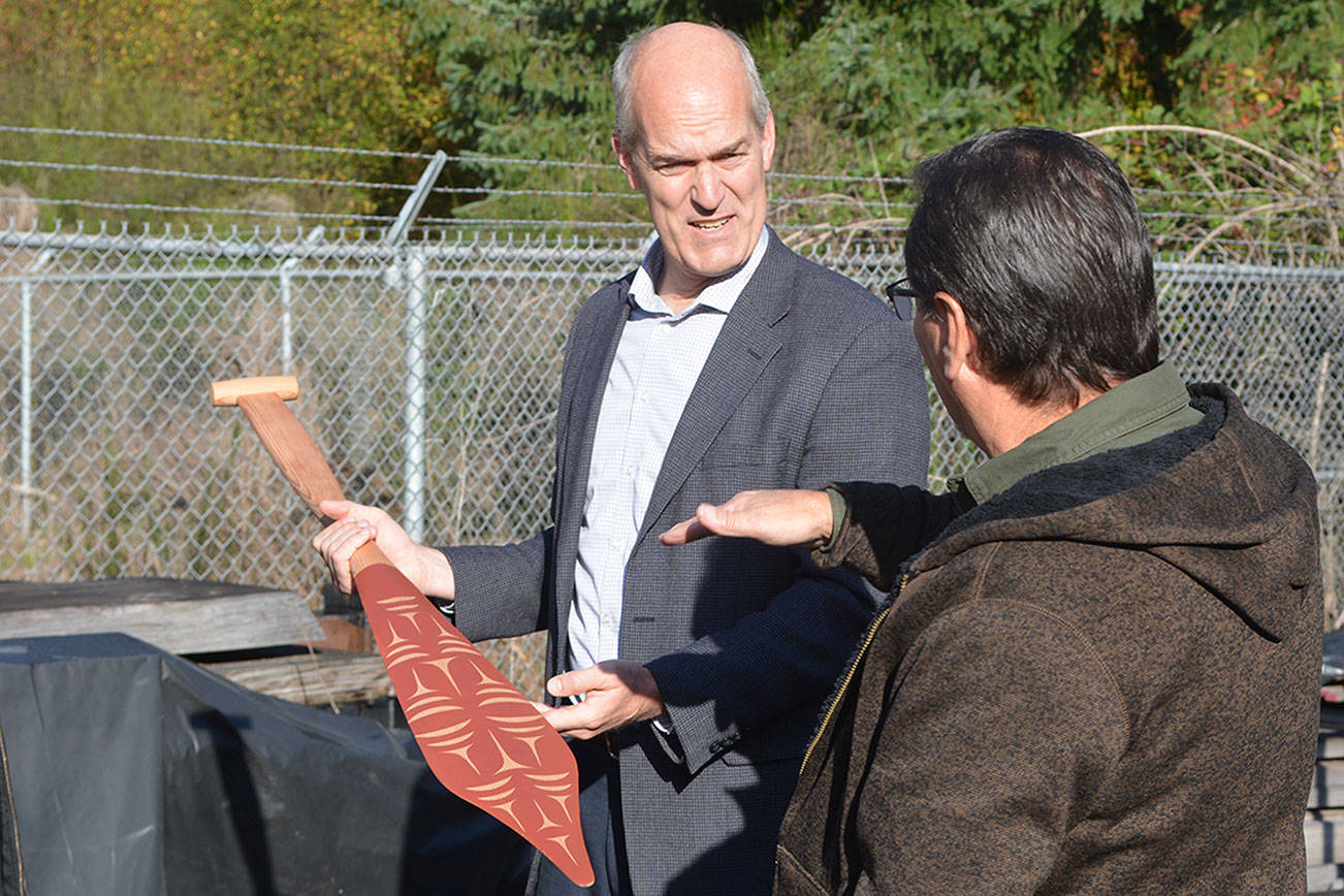 Lawmaker given paddle to keep him going in D.C. (slide show ...