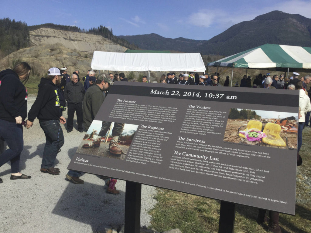 Memorial event remembers 43 lives lost in Oso slide 5 years ago (slide ...