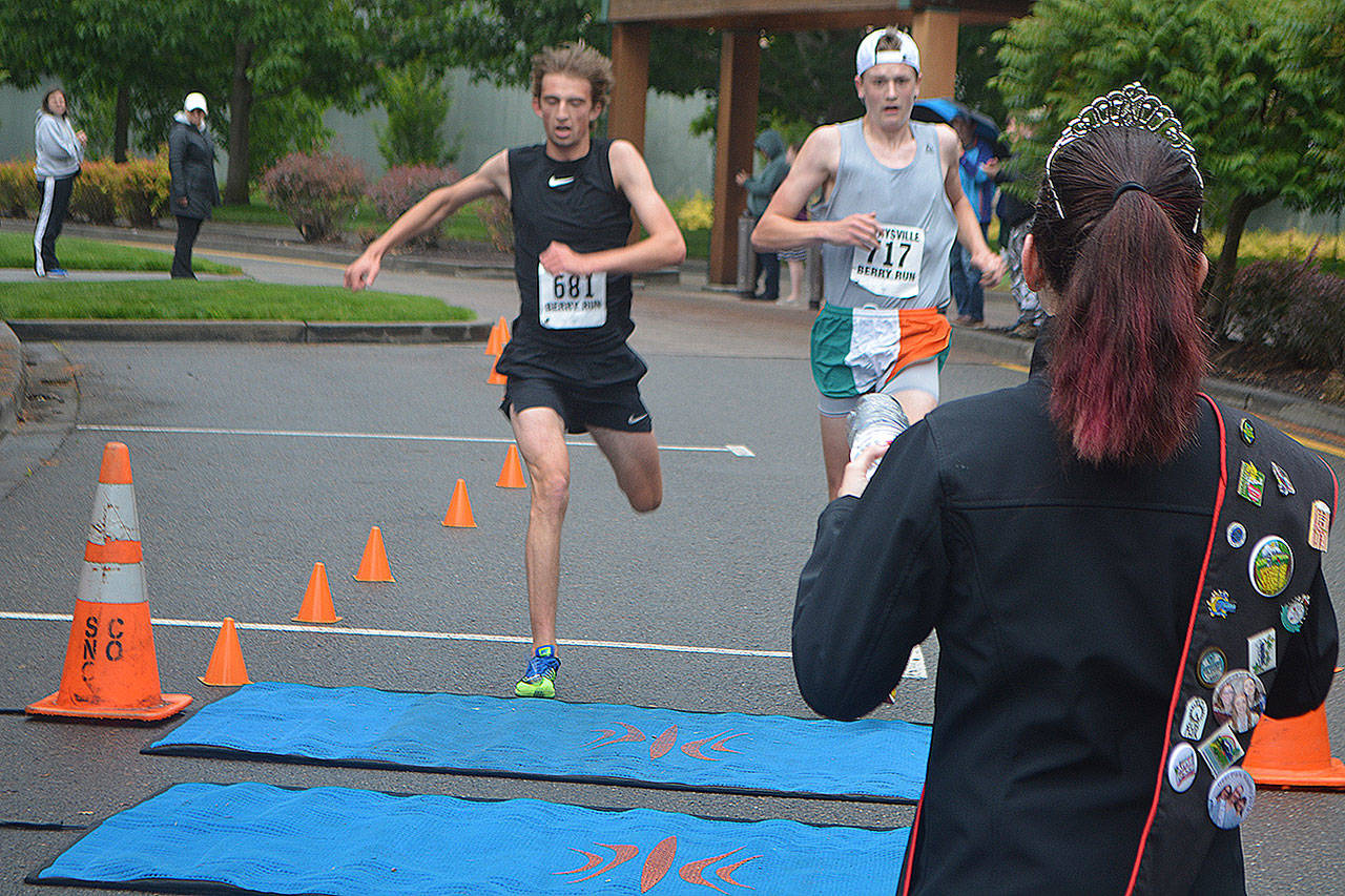 Arlington teen tops out of 100 at Berry Run (slide show) | Arlington Times